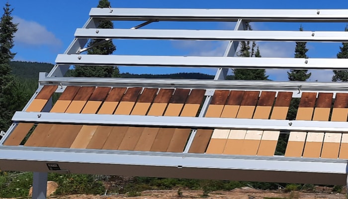 Traiter le bois de construction avec un sous-produit de la fabrication ...