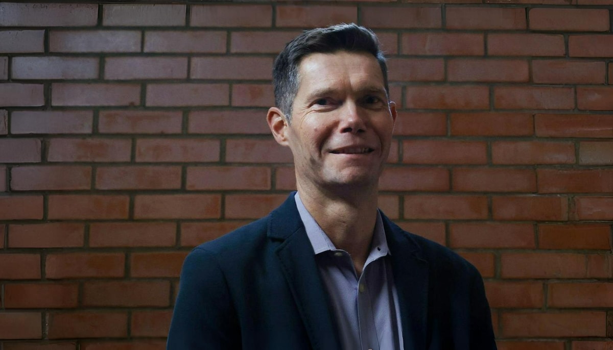 Steve Jacob reçoit le prix Kenneth Kernaghan 2025